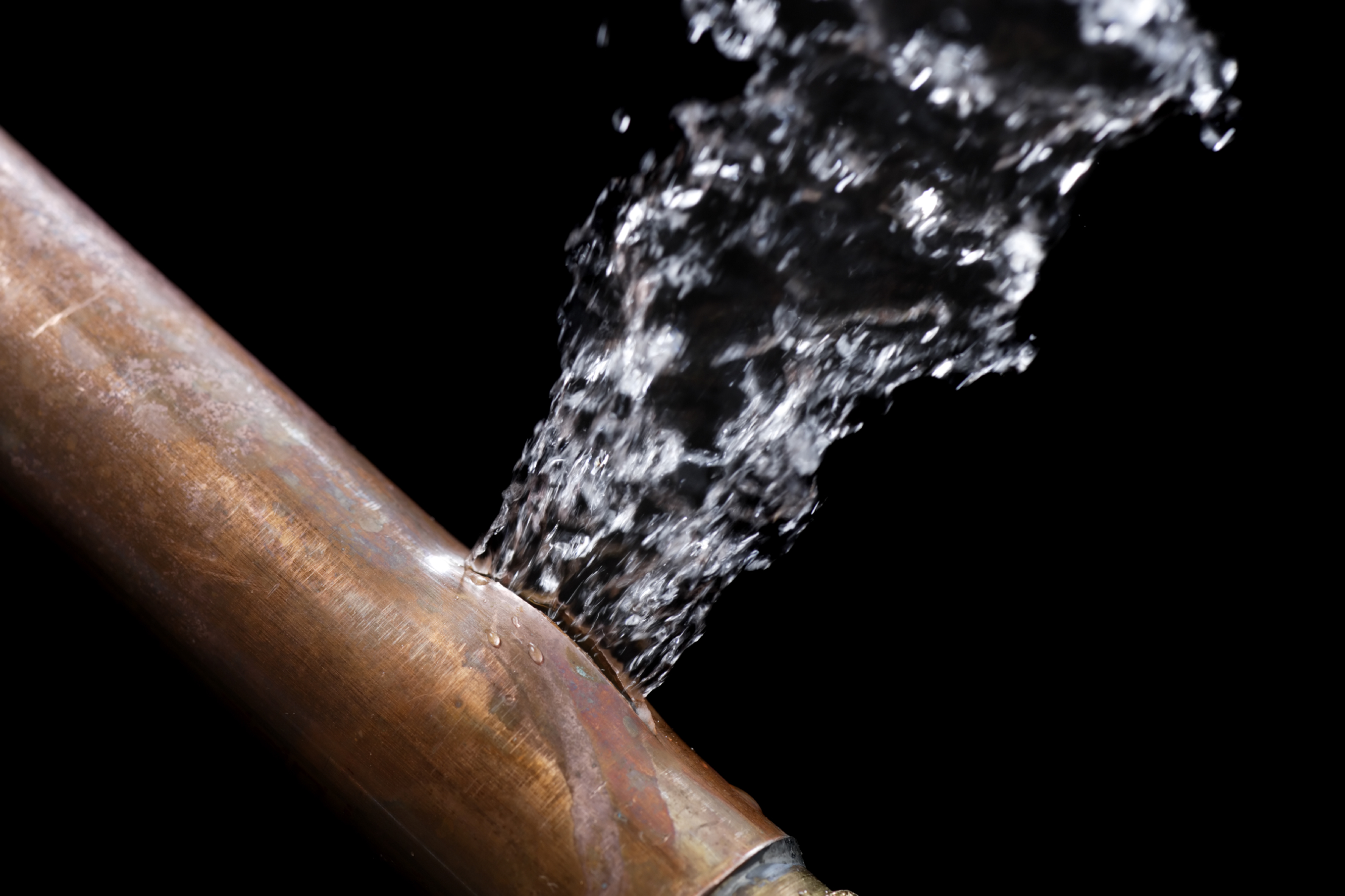 How to avoid frozen and burst pipes this winter - LivinghouseLivinghouse How to avoid frozen and burst pipes this winter - LivinghouseLivinghouse